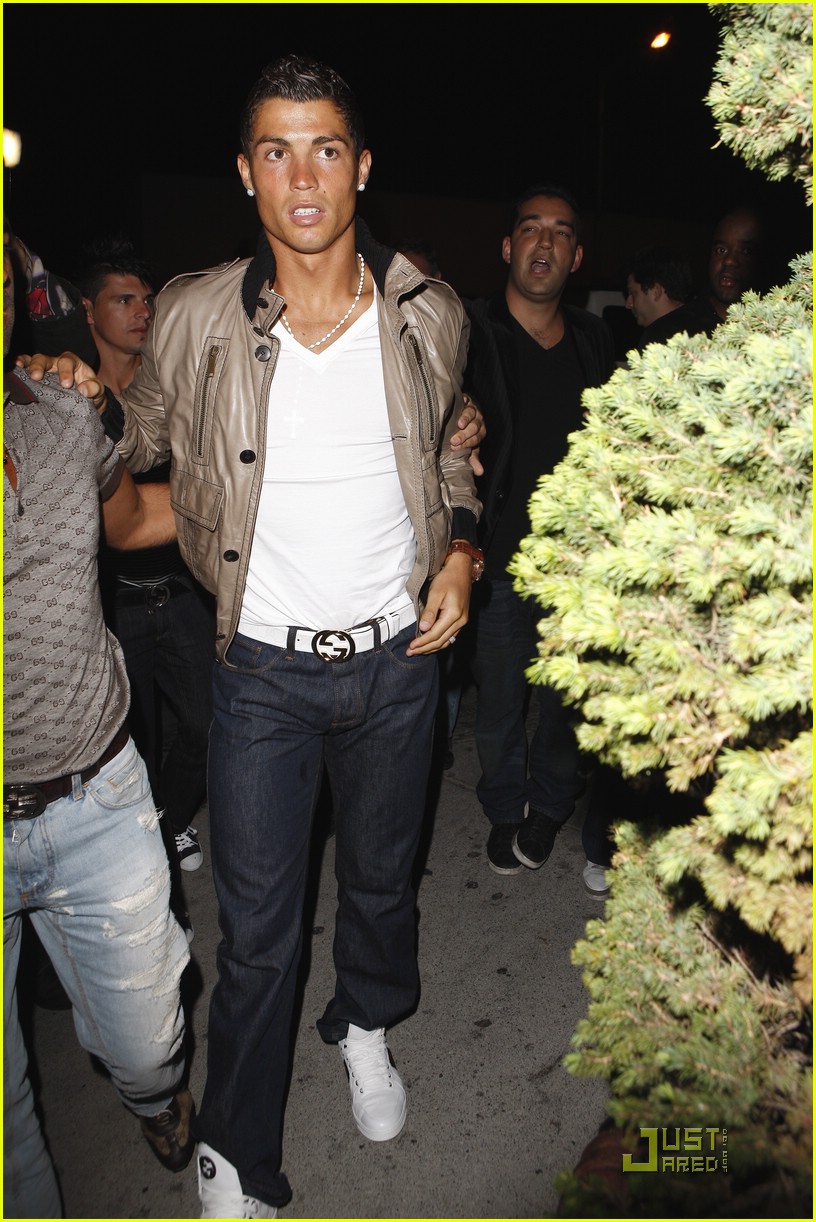 Cristiano Ronaldo Has Legs of Steel: Photo 1980521 | Cristiano Ronaldo ...