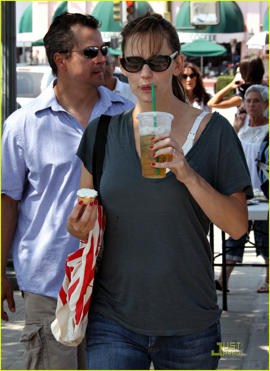 Jennifer Garner is a Grapes Girl: Photo 2077612 | Photos | Just Jared ...