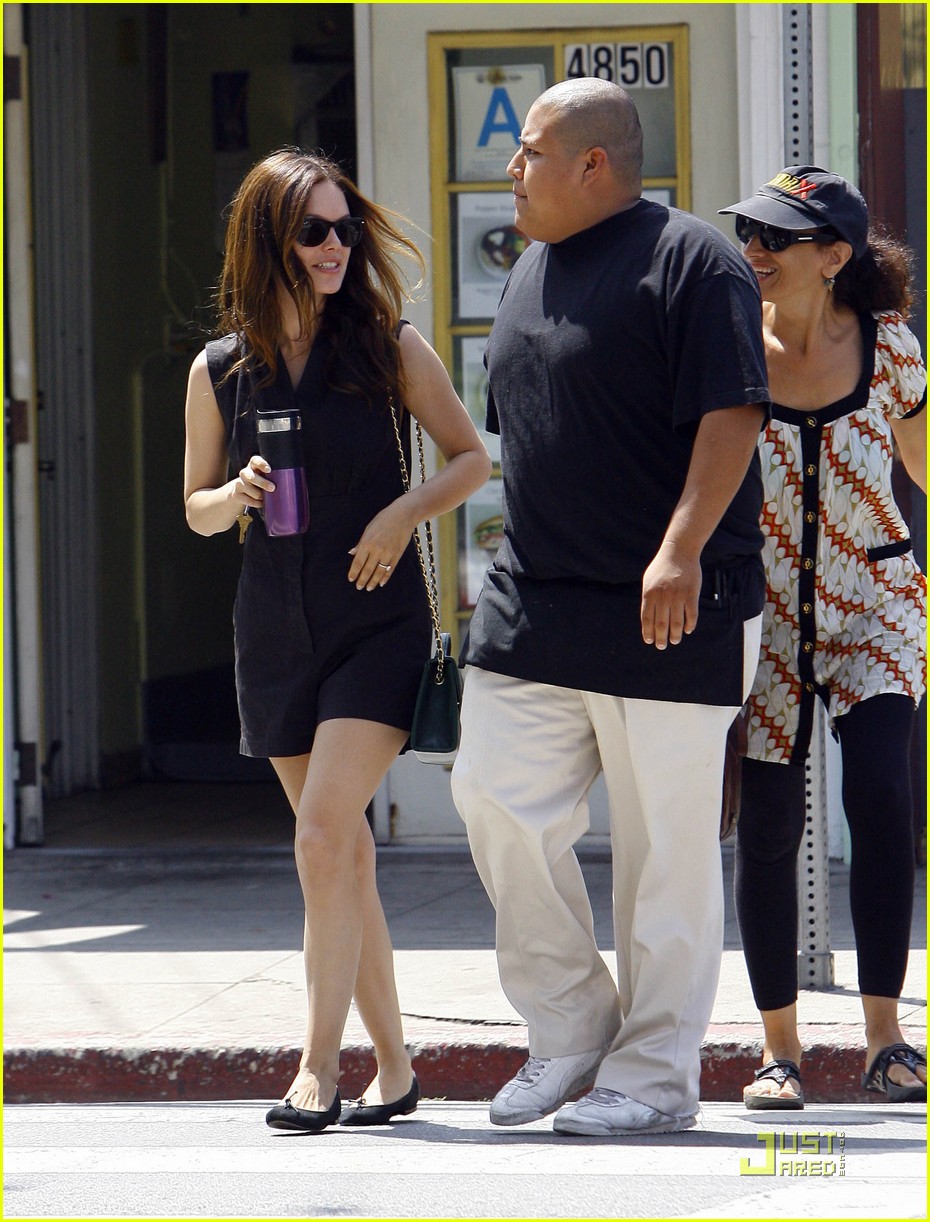 Rachel Bilson is Right On Target: Photo 2123031 | Rachel Bilson Photos ...