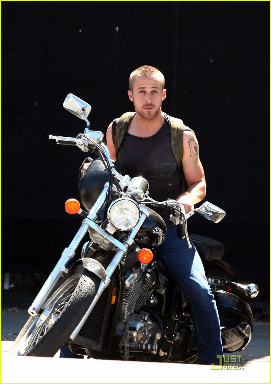 Photo: ryan gosling muscle man 02 | Photo 2106232 | Just Jared ...