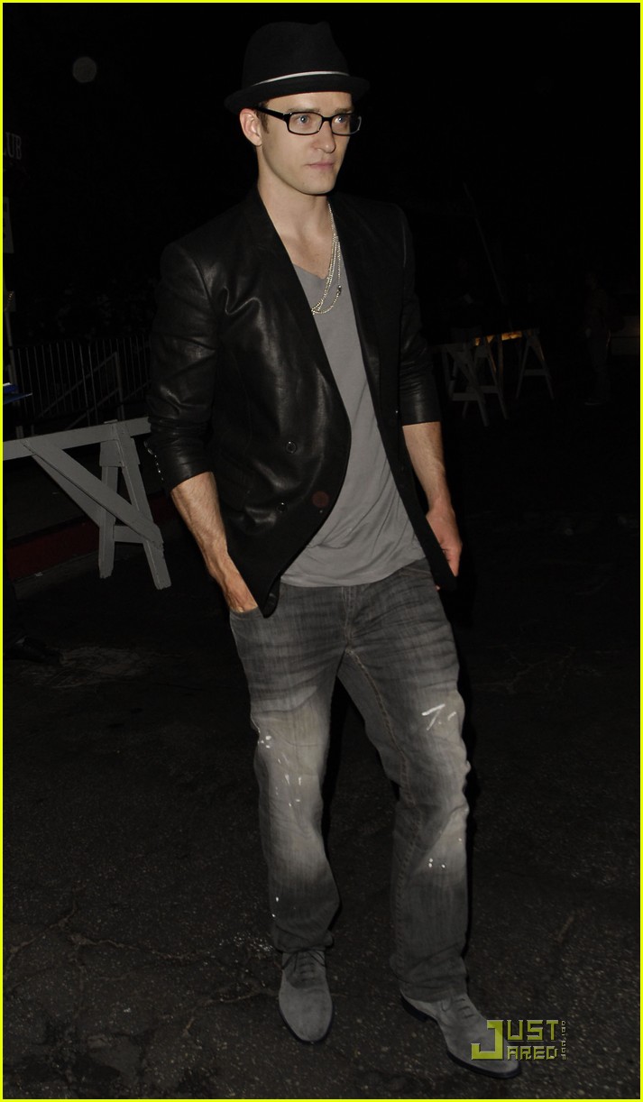 Orlando Bloom & Miranda Kerr: Kings of Leon Lovers: Photo 2153241 ...