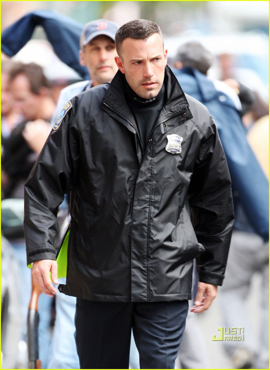 Ben Affleck & Jon Hamm: Men In Uniform: Photo 2227962 | Ben Affleck ...