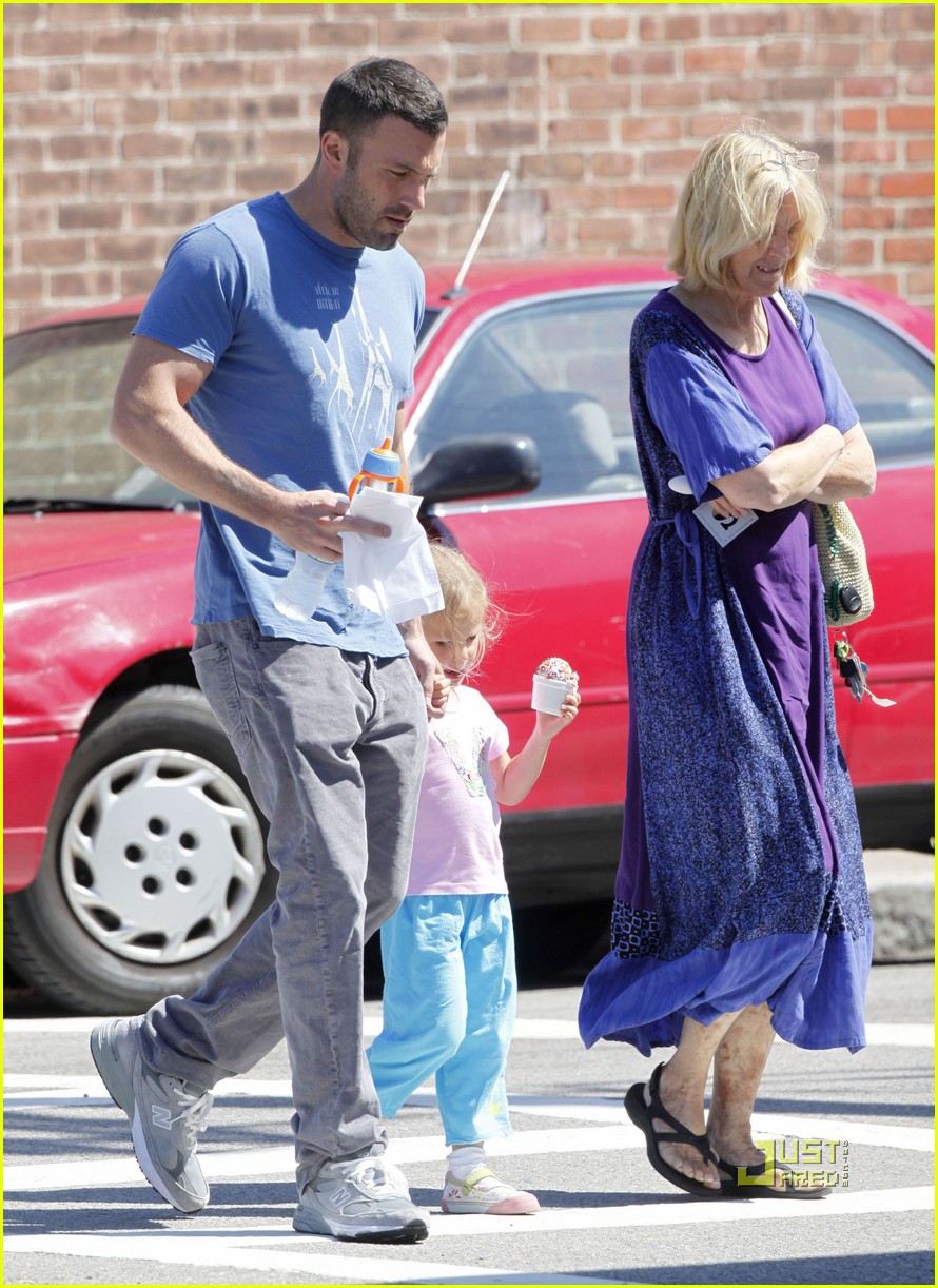 Ben Affleck: Violet is Sprinkles Sweet: Photo 2191871 | Ben Affleck ...
