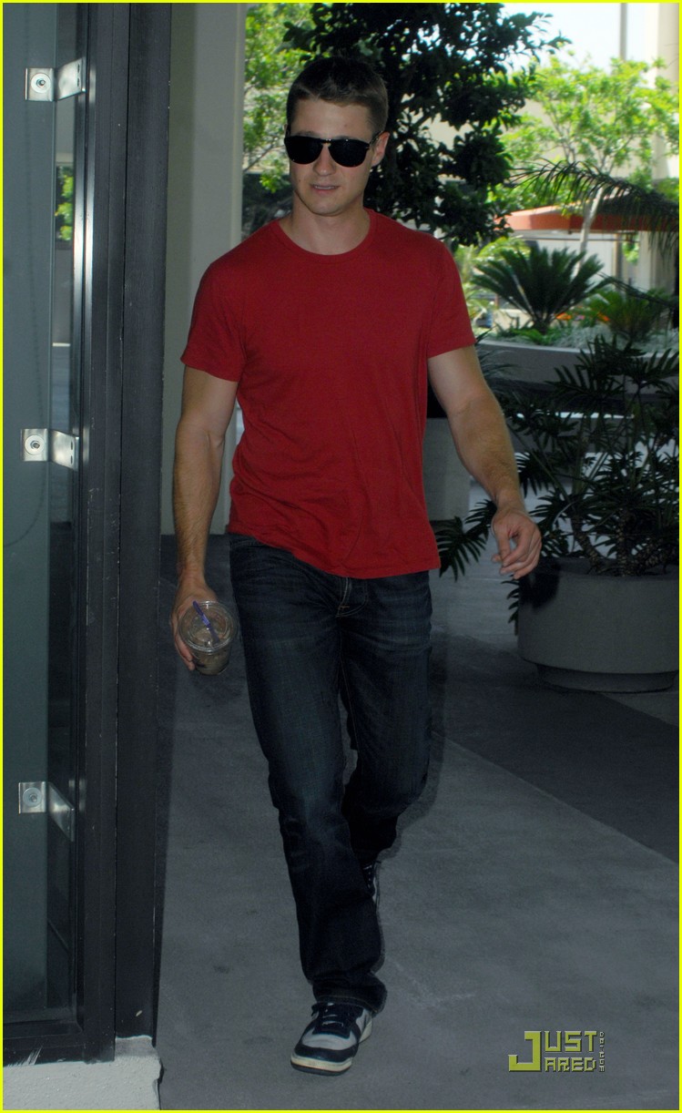 Ben McKenzie: Pre-Emmy Partygoer!: Photo 2225641 | Benjmain McKenzie ...