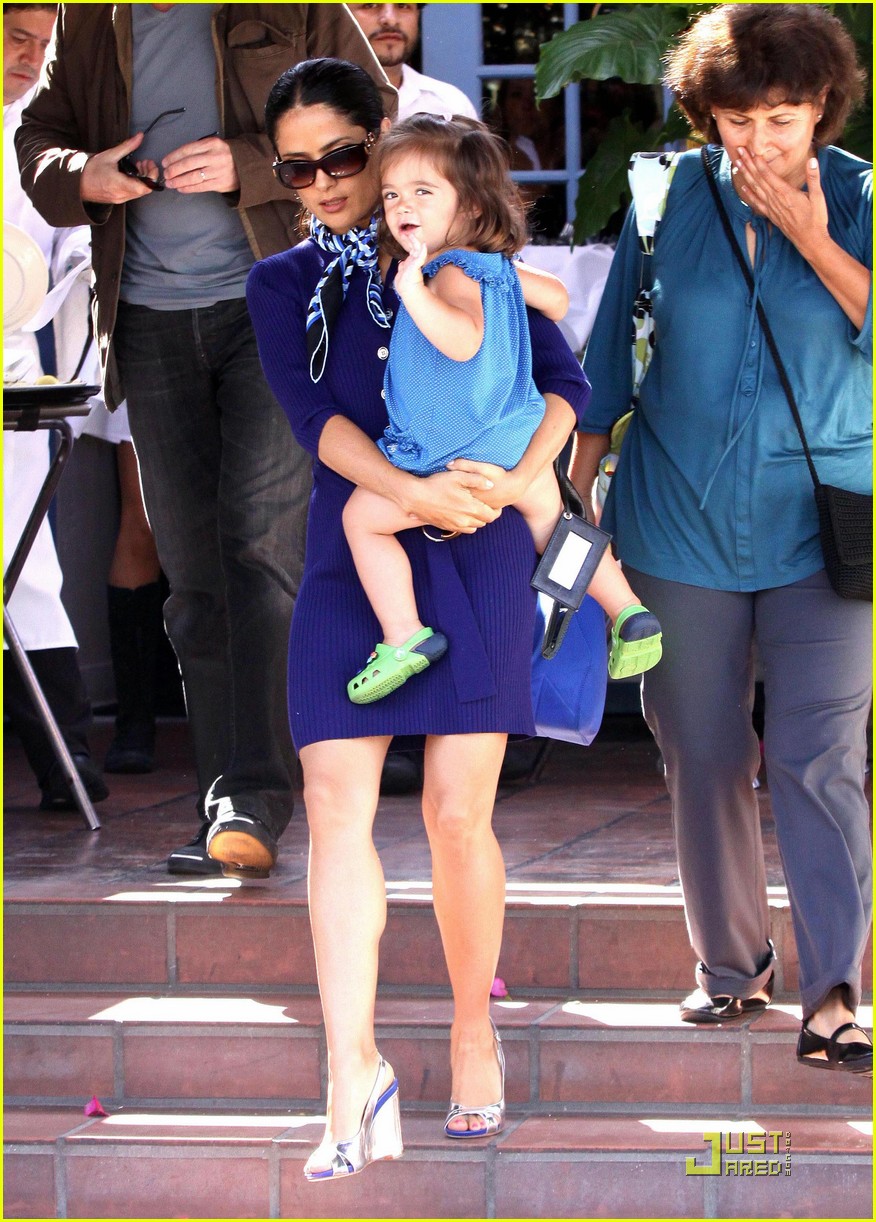 Valentina Pinault Loves Friends And Family: Photo 2212801 | Celebrity ...