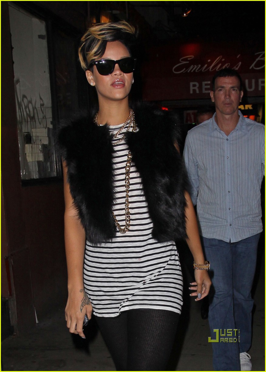 Rihanna: Spotted Pig Pretty: Photo 2227382 | Rihanna Photos | Just ...