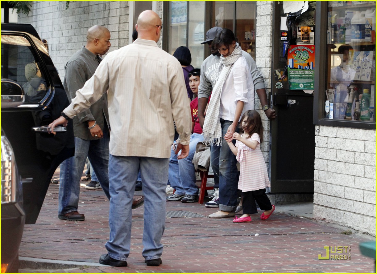 Suri Cruise: Hello Kitty Cutie: Photo 2230551 | Celebrity Babies ...