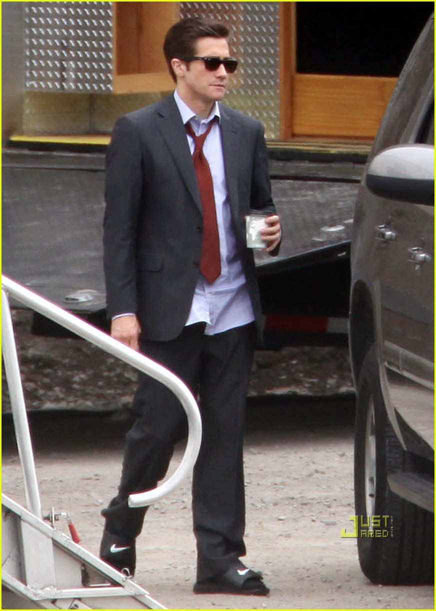 Jake Gyllenhaal Rocks Socks with Sandals: Photo 2269482 | Jake ...