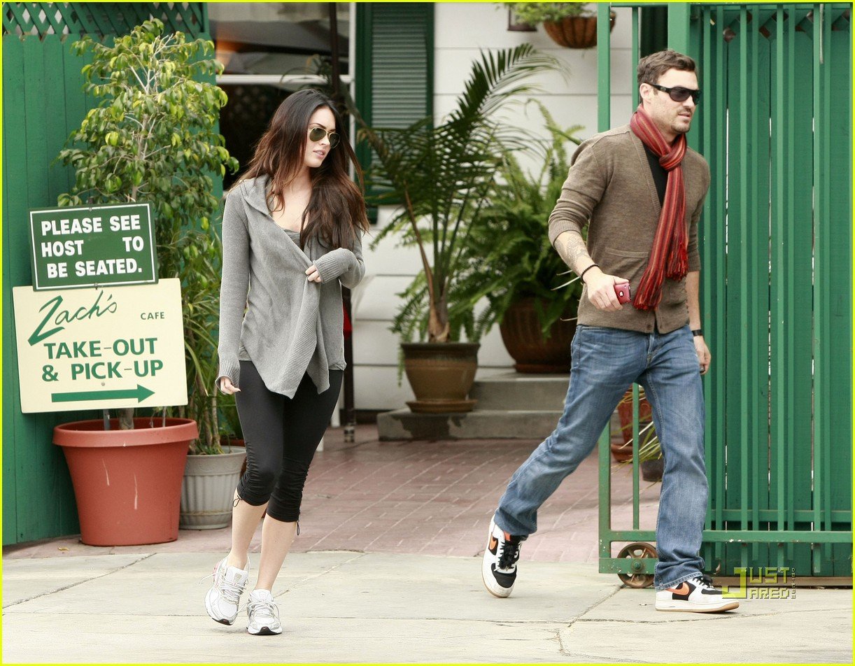 Megan Fox & Brian Austin Green: Zach's Cafe Couple: Photo 2282321 ...