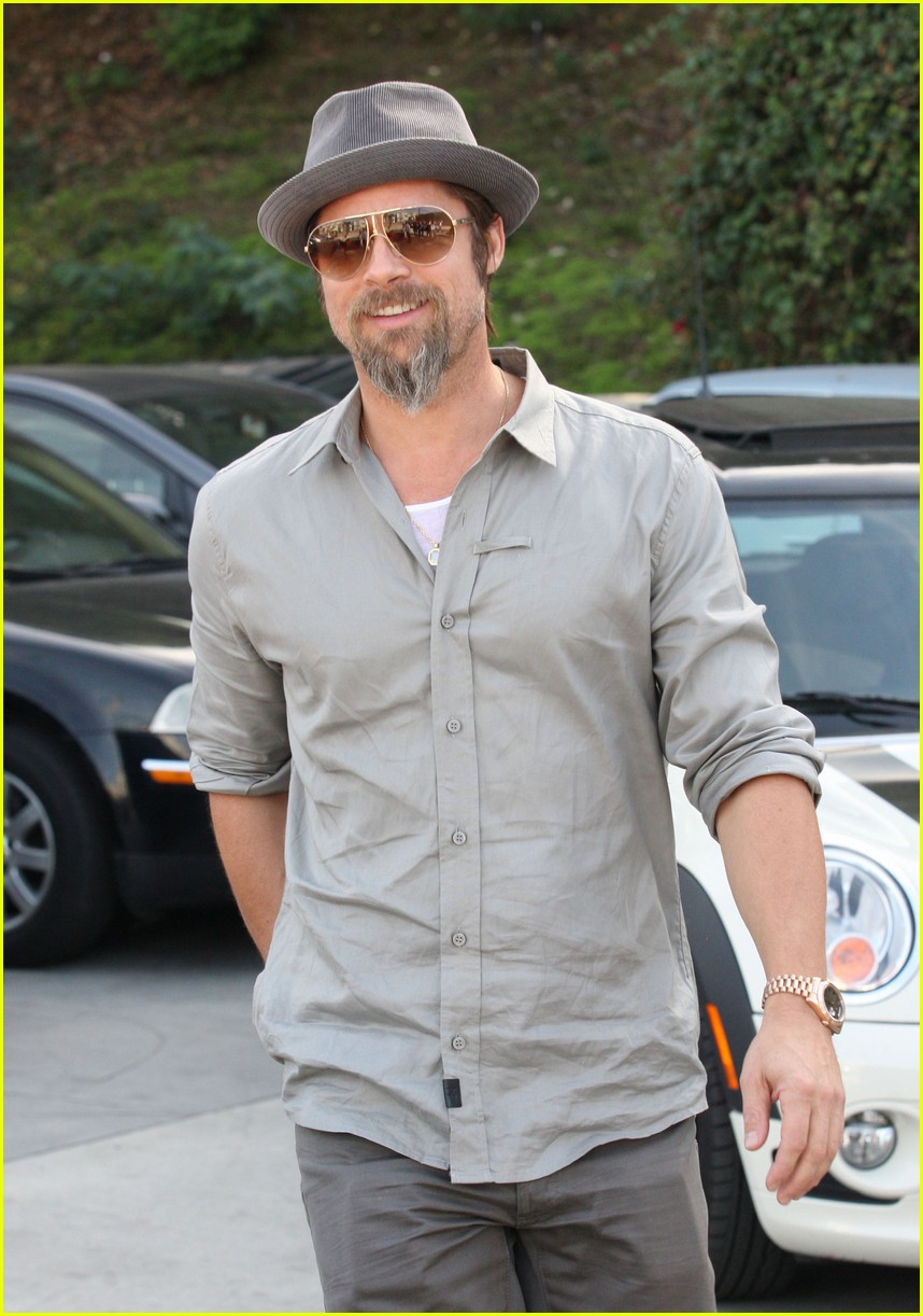 Brad Pitt: Fine After Fender Bender: Photo 2315071 | Brad Pitt Photos ...