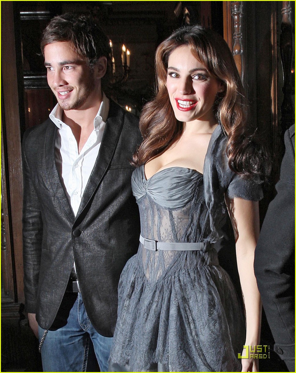 Kelly Brook is a Calendar Girl: Photo 2332921 | Danny Cipriani, Kelly ...