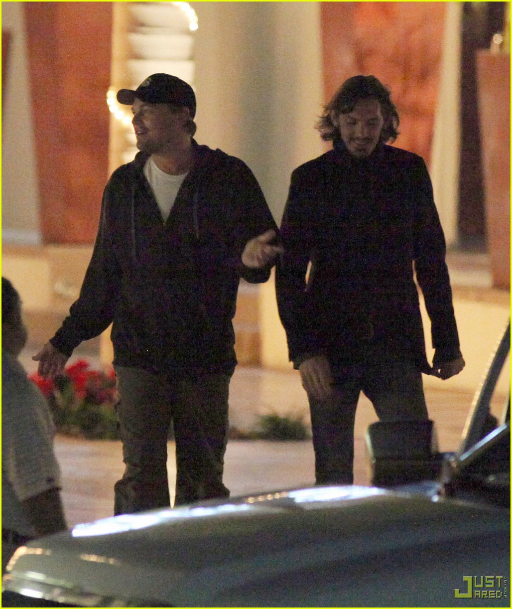 Leonardo DiCaprio's Thanksgiving: Mexico with Mom!: Photo 2389781 ...
