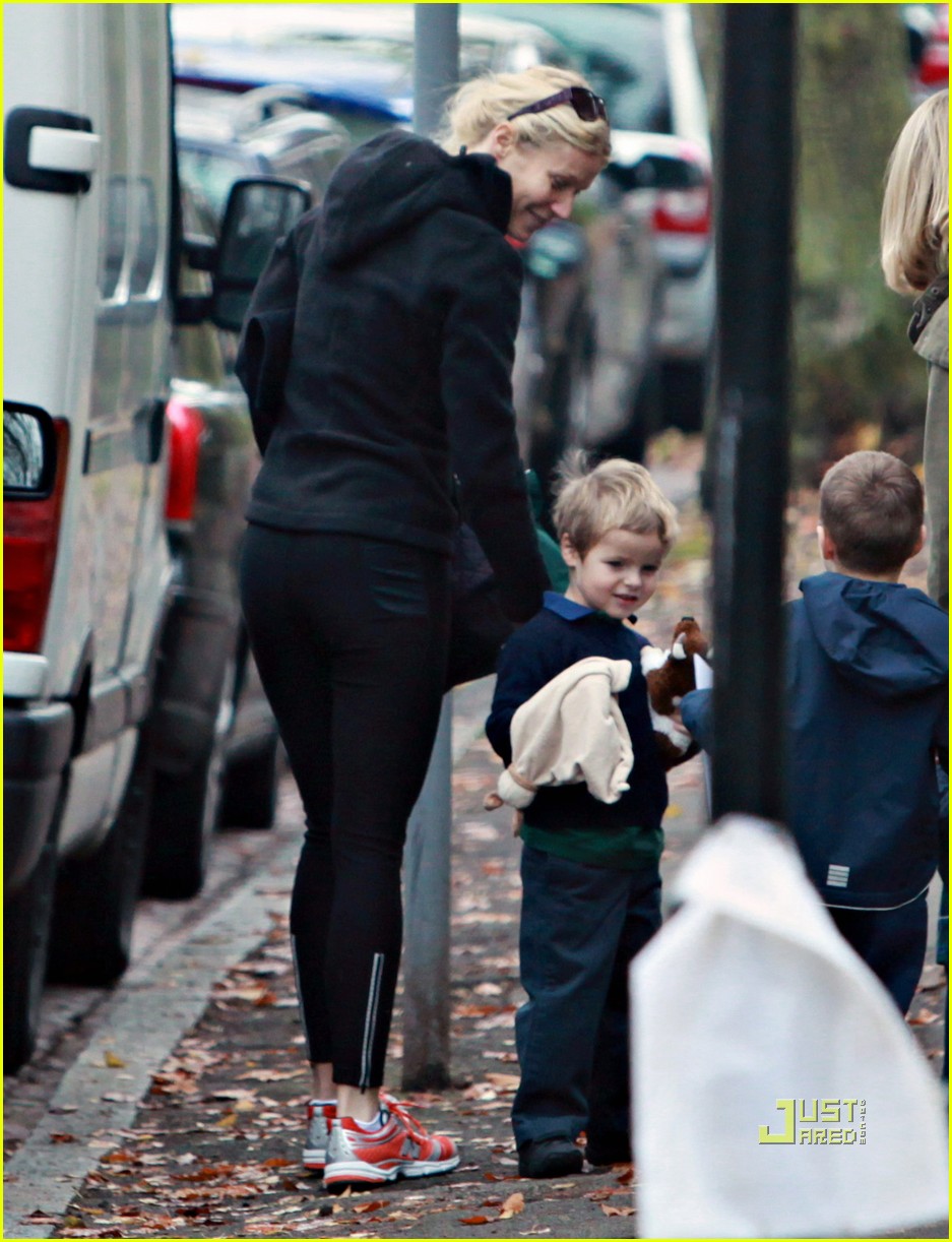 Moses Martin: Stuffed Animal Adorable: Photo 2348062 | Celebrity Babies ...