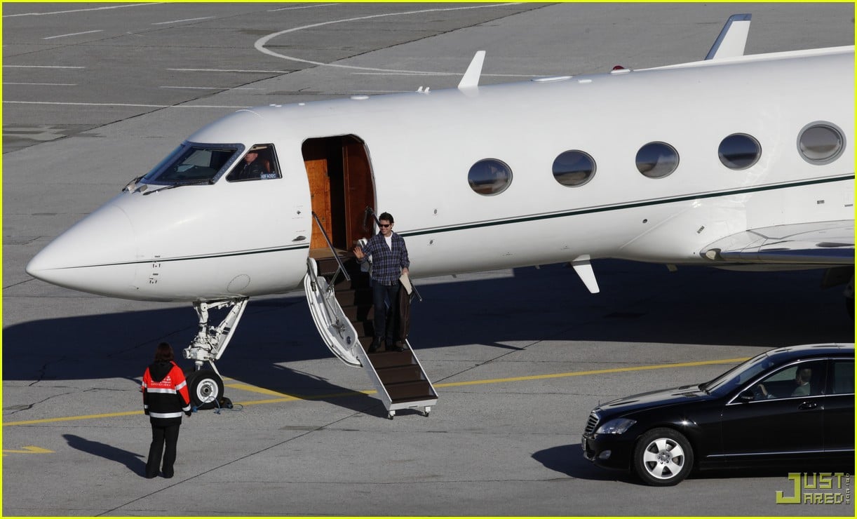 Tom Cruise: Leaving on a Private Jet Plane: Photo 2368621 | Tom Cruise ...