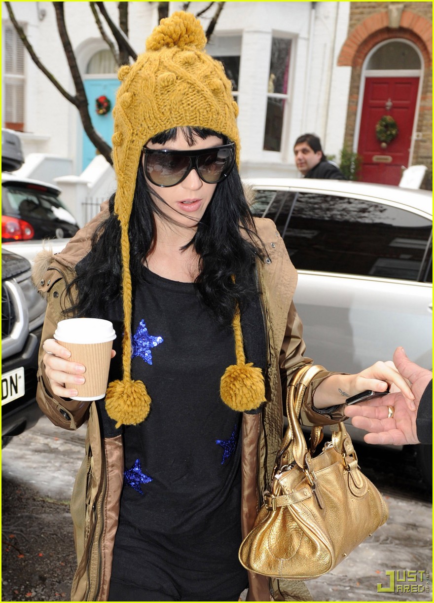 Katy Perry & Russell Brand: Avatar Adorable: Photo 2403382 | Katy Perry ...