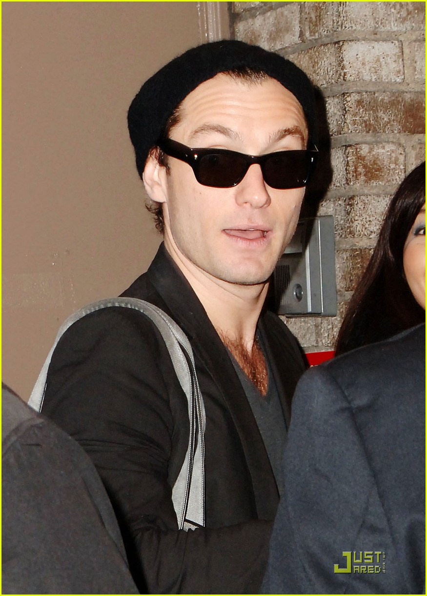 Jude Law Walks Around The West Village: Photo 2400280 | Jude Law Photos ...