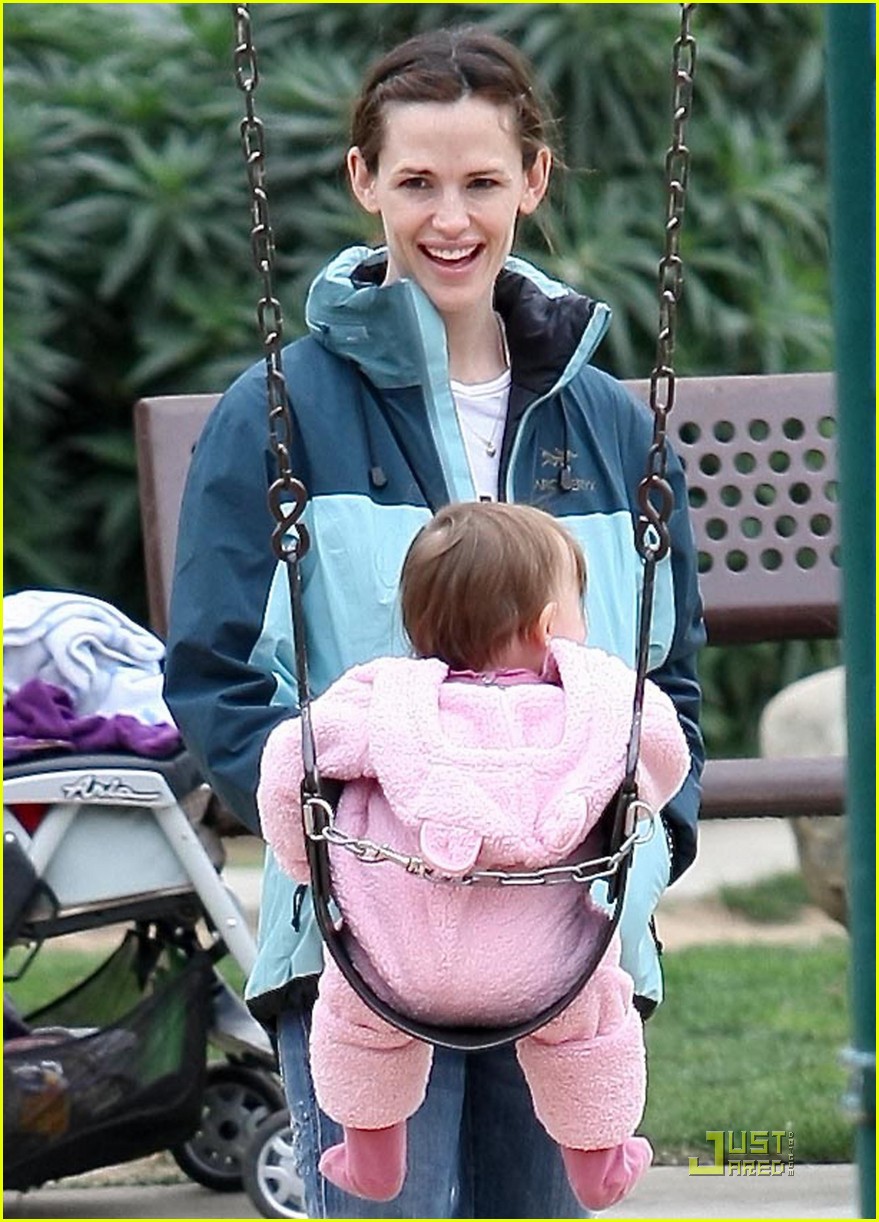 Seraphina Affleck: Bunny Ears!: Photo 2404363 | Ben Affleck, Jennifer ...