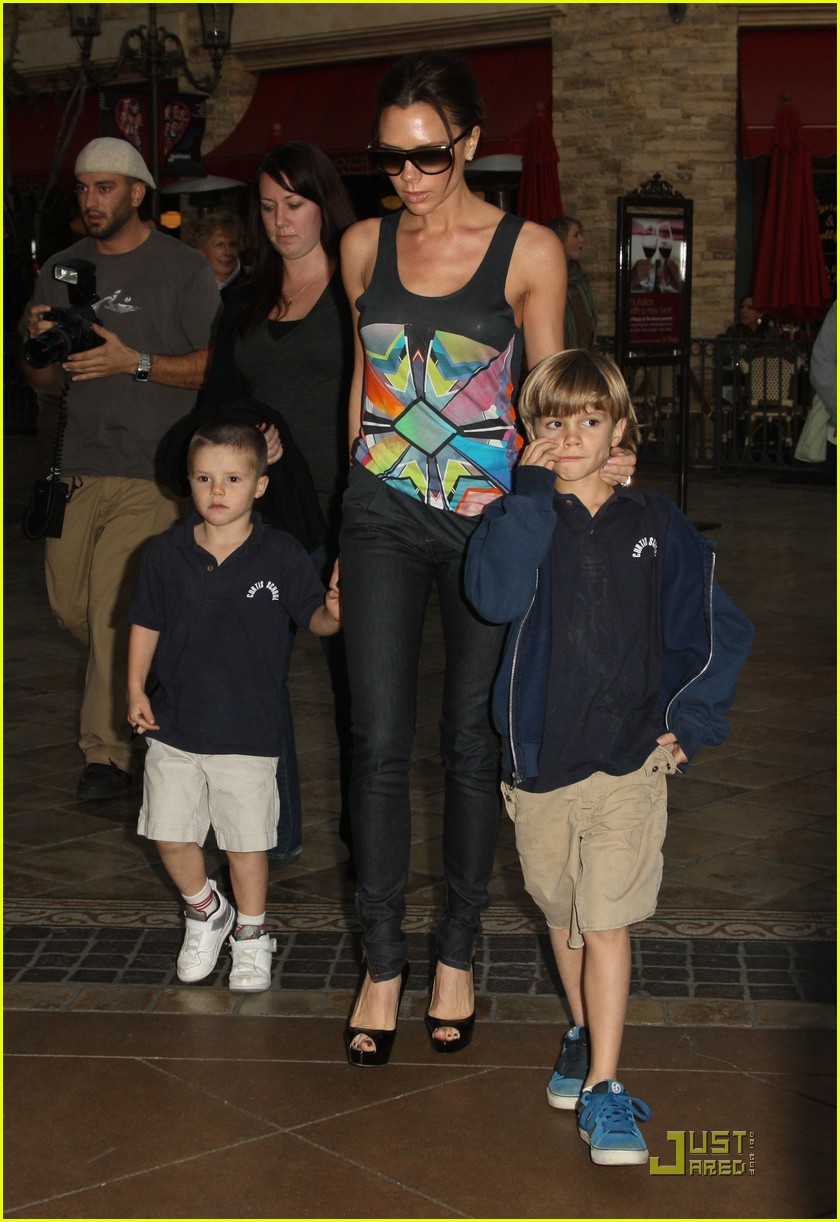 Victoria Beckham: Family Feature Fun: Photo 2406747 | Brooklyn Beckham ...