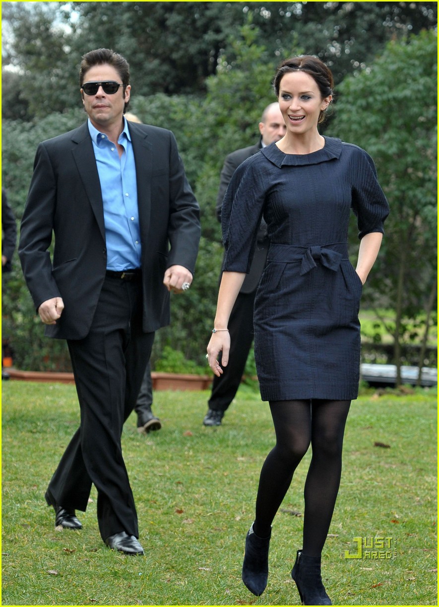 Emily Blunt is a 'Wolfman' Woman: Photo 2411930 | Emily Blunt Photos ...