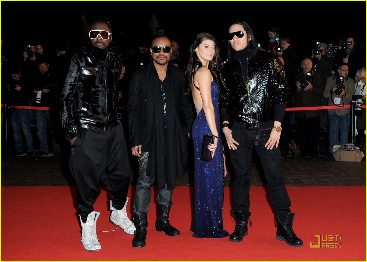 Fergie Brings A Sexy Back : Photo 2410929 | Fergie Photos | Just Jared ...