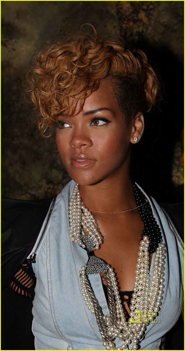 Rihanna & Tyrese Get Fly & Flashy: Photo 2407783 | Rihanna, Tyrese ...