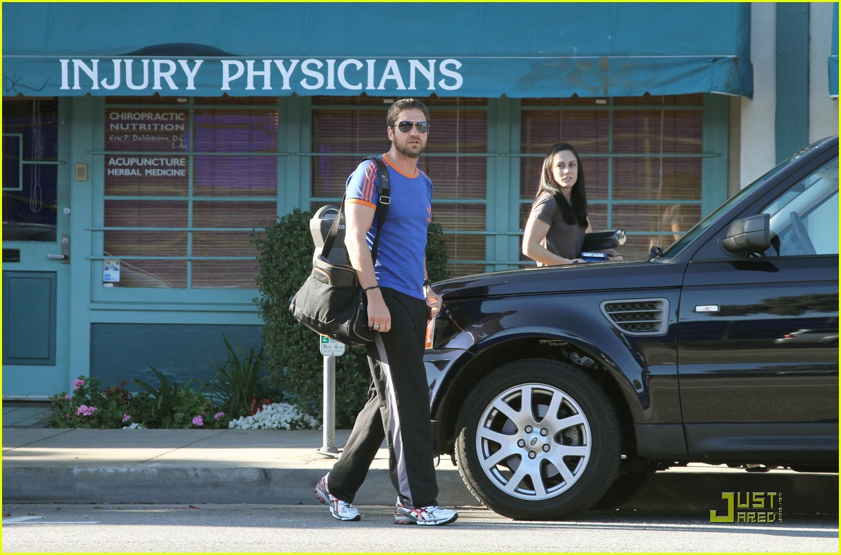 Gerard Butler Needs Healing Arts: Photo 2427197 | Gerard Butler Photos ...