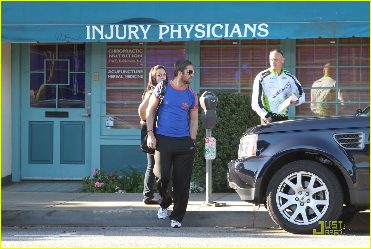 Gerard Butler Needs Healing Arts: Photo 2427201 | Gerard Butler Photos ...