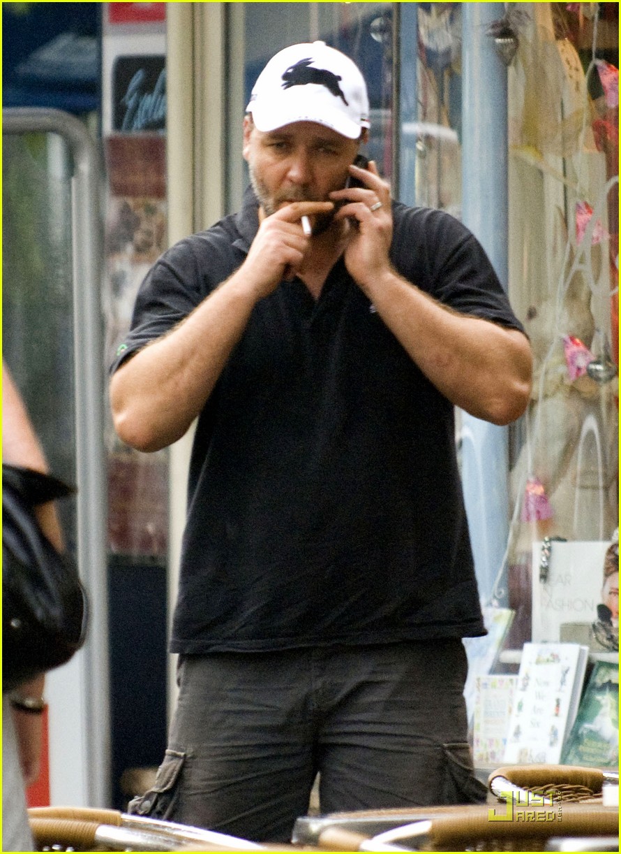 Russell Crowe: Father & Son Bonding: Photo 2425532 | Celebrity Babies ...