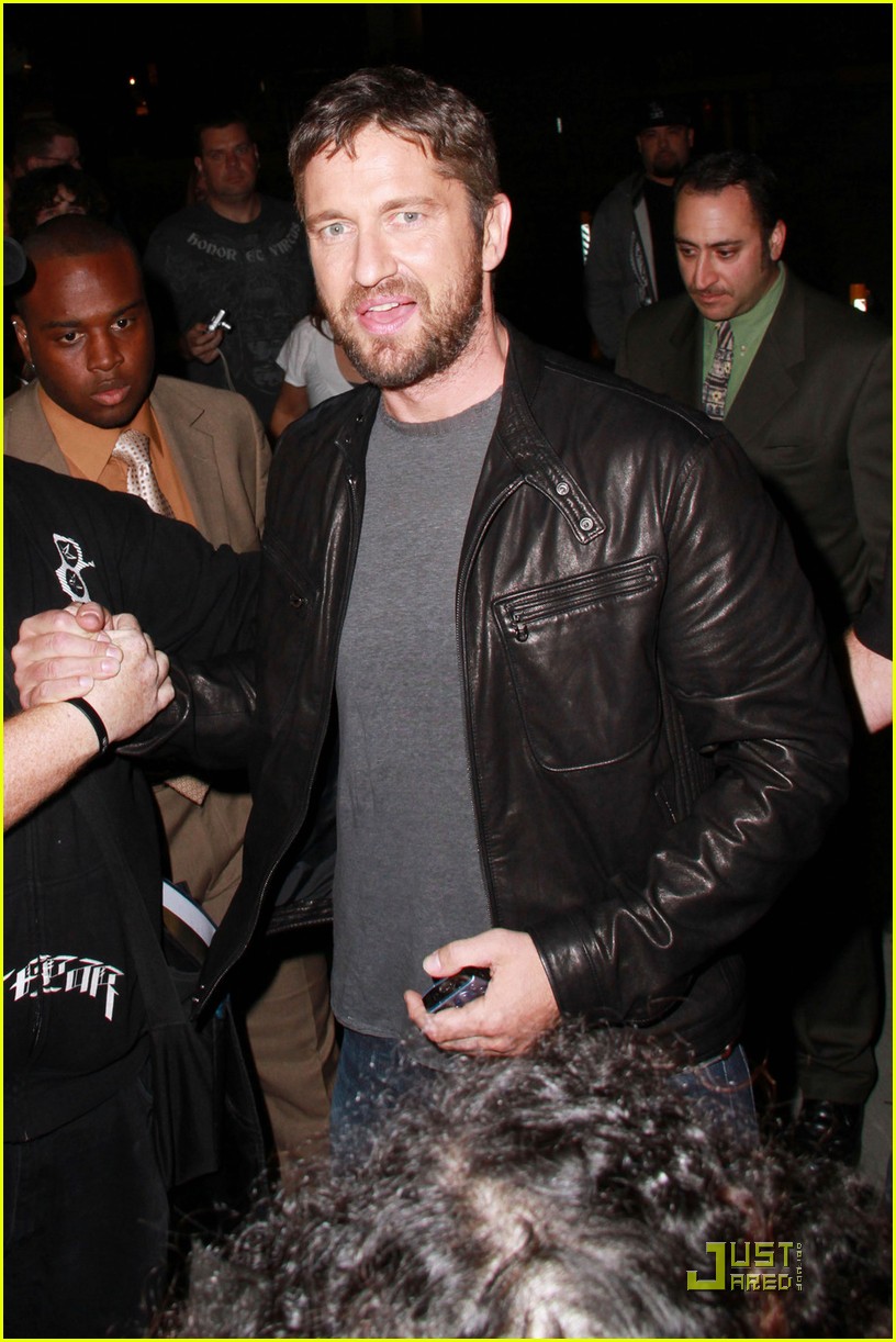 Gerard Butler Captures The Crowds: Photo 2437215 | Gerard Butler Photos ...