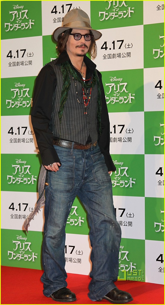 Johnny Depp Parks It in Tokyo: Photo 2436392 | Johnny Depp Photos ...