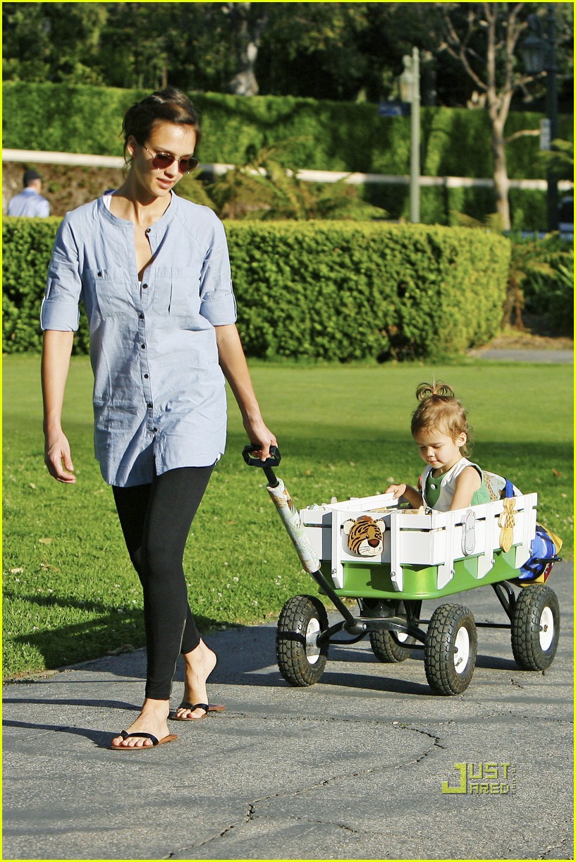 Honor Warren is a Sandbox Sweetheart: Photo 2435661 | Cash Warren ...