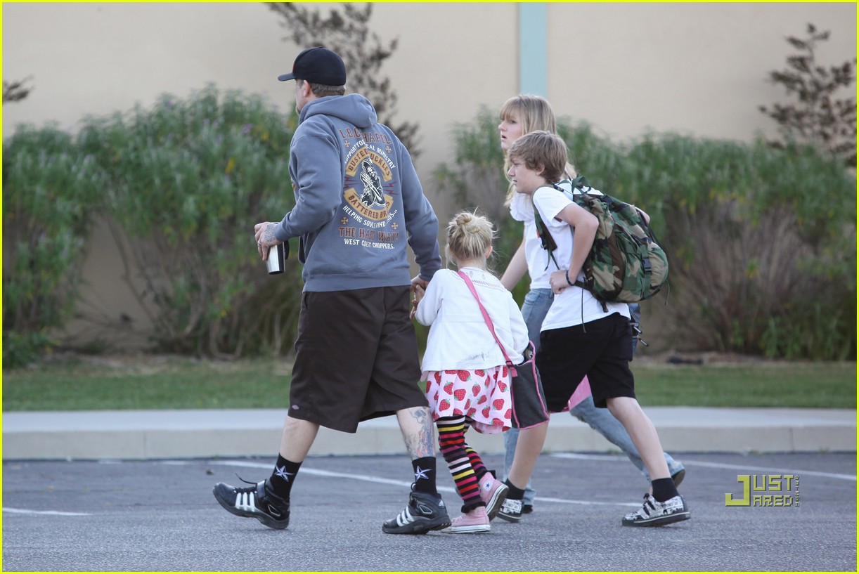 Jesse James Takes Kids to School Amid Infidelity Rumors: Photo 2435615 ...