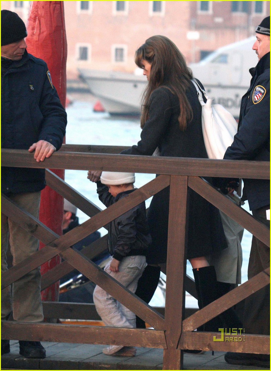 Angelina Jolie: Shiloh Bonding Time!: Photo 2435081 | Angelina Jolie ...