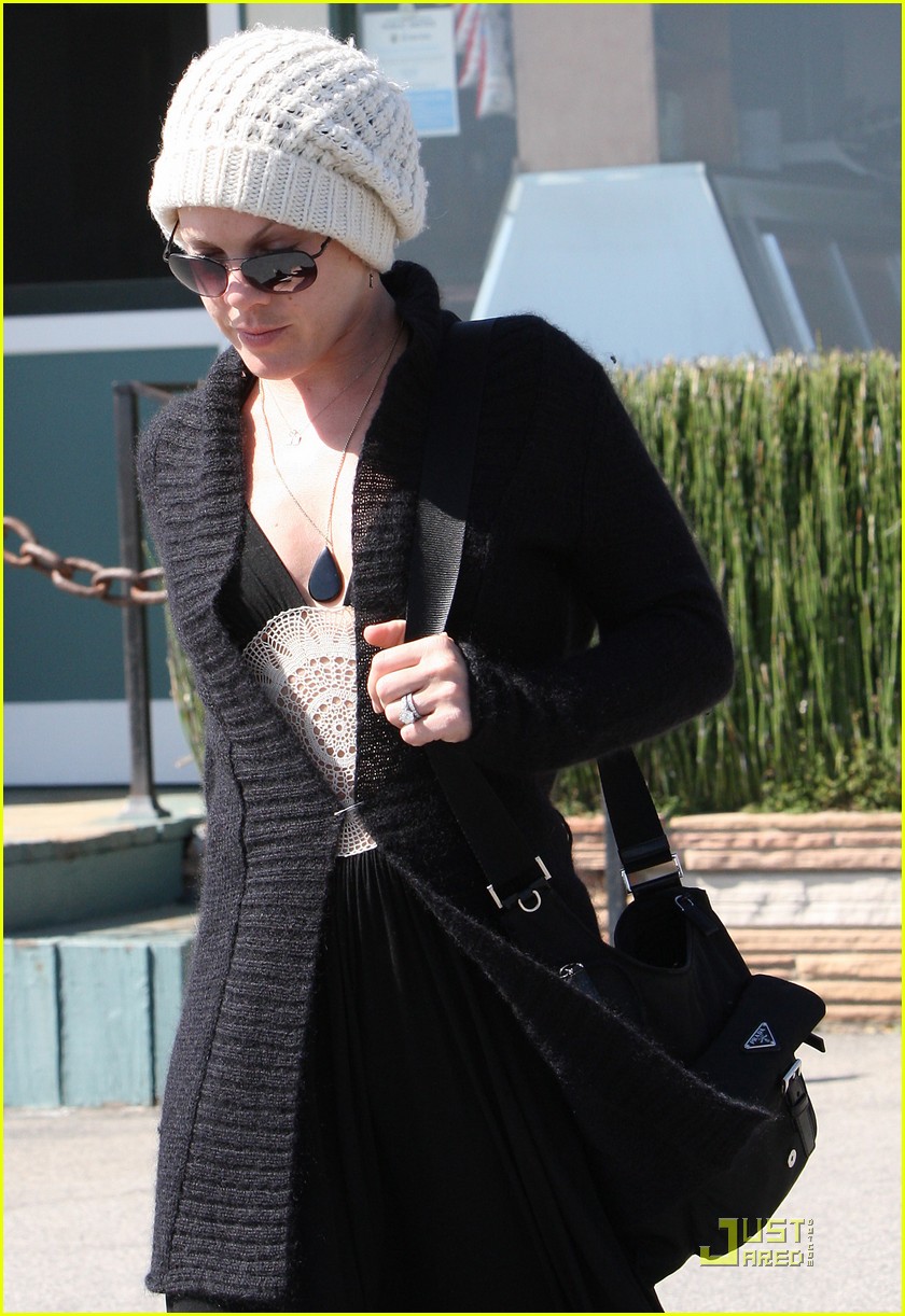 Photo: pink malibu mom 01 | Photo 2434268 | Just Jared: Entertainment News