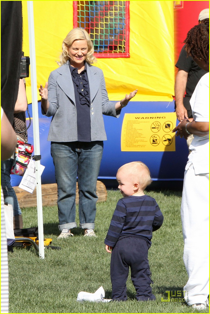 Amy Poehler: Archie On The Lot!: Photo 2436969 | Amy Poehler, Archie ...