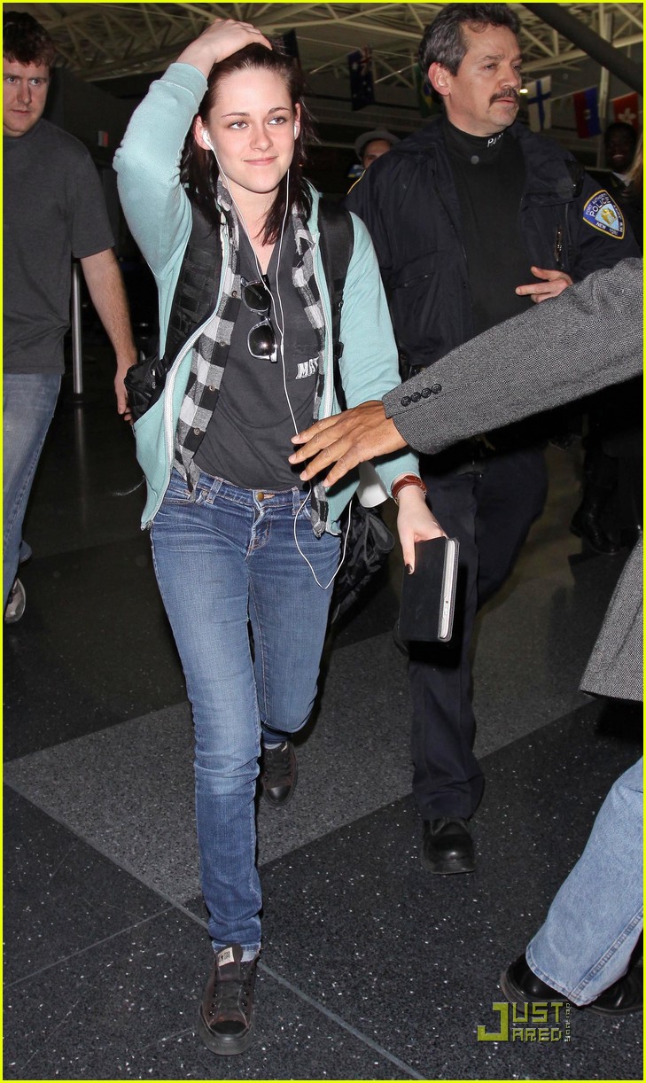 Kristen Stewart: Kindle Cute: Photo 2434990 | Kristen Stewart Photos ...