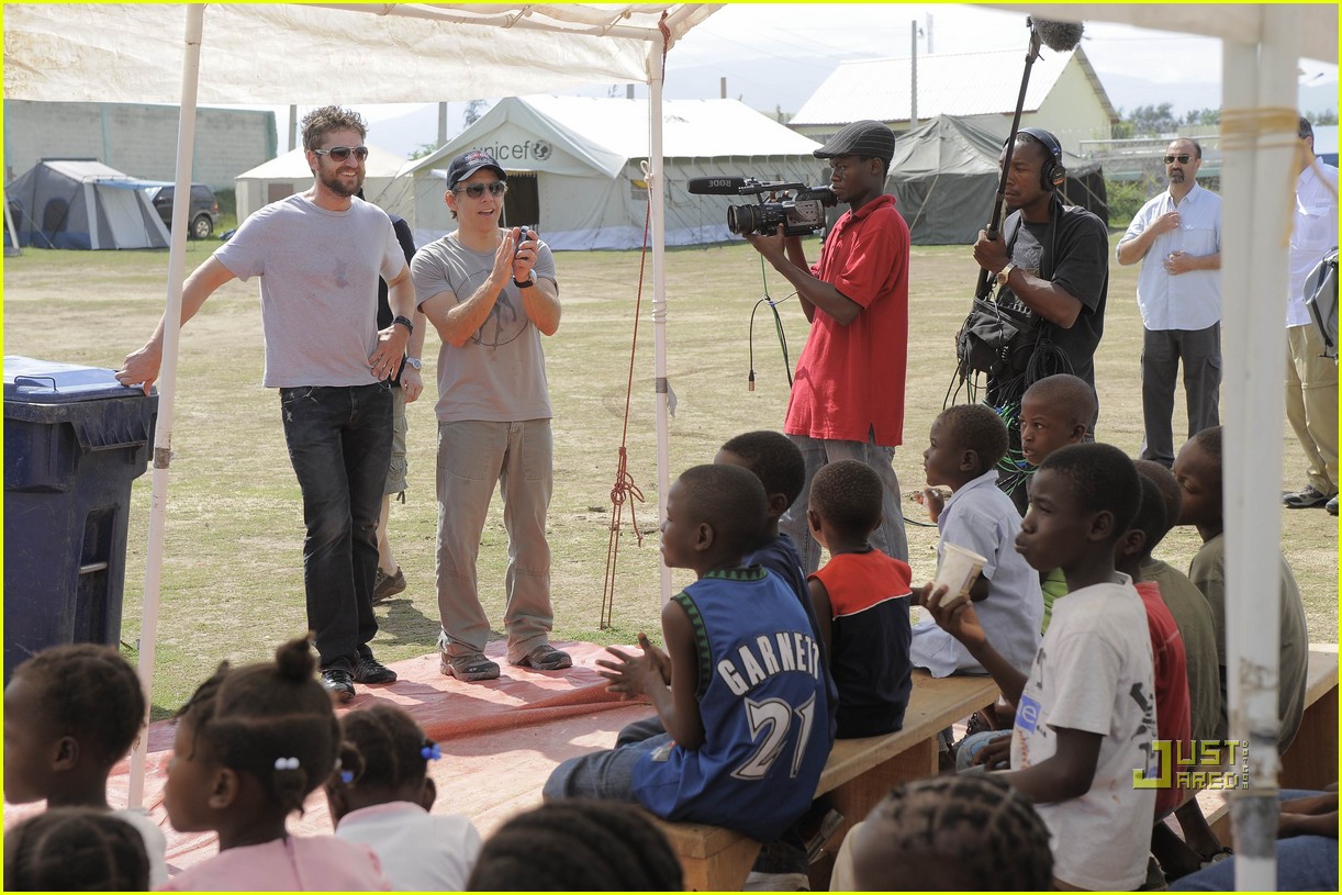 Gerard Butler: Geena Heraty Hug!: Photo 2442391 | Gerard Butler Photos ...