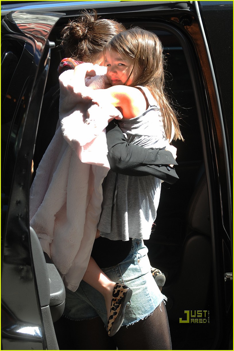 Katie Holmes & Suri Cruise: Easter Sunday at DanceBrazil!: Photo ...