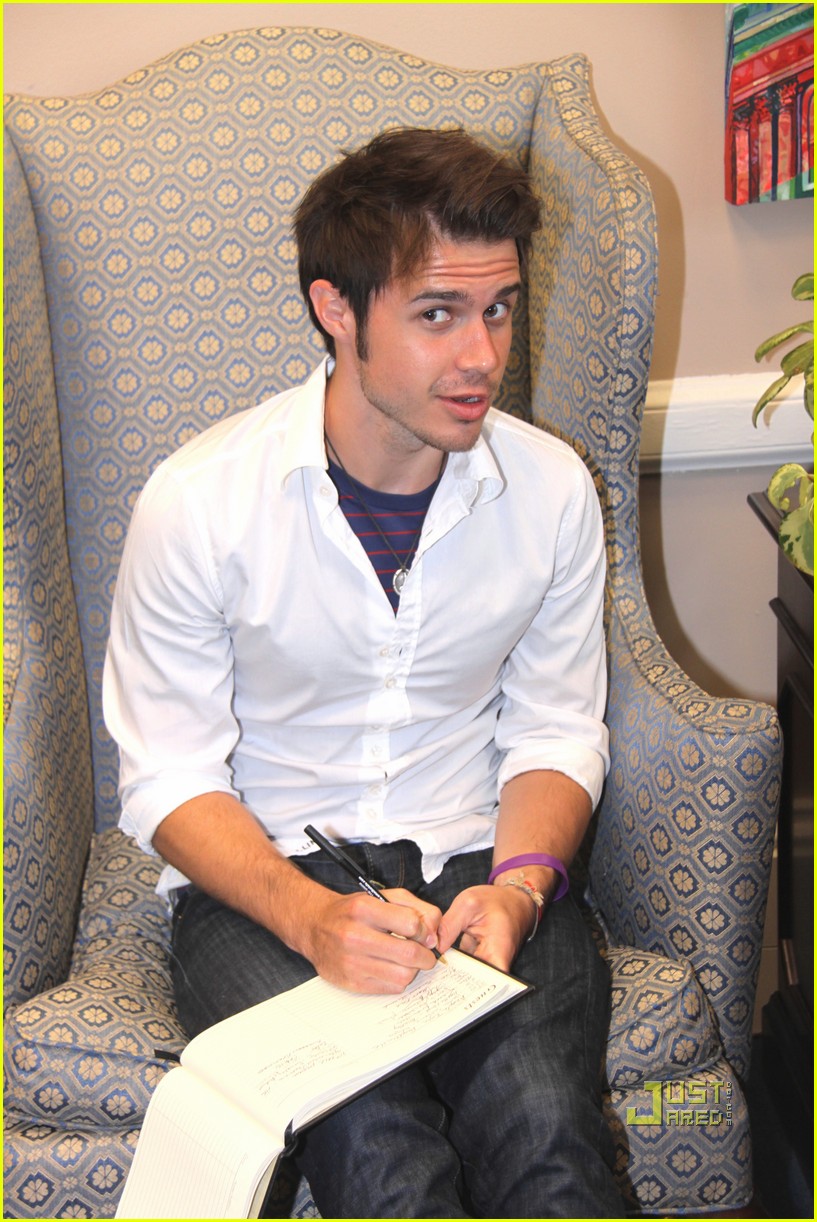 Kris Allen: Shirtless No More!: Photo 2444467 | Kris Allen Photos ...