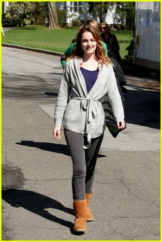 Leighton Meester: Oranges at Christmas!: Photo 2439692 | Leighton ...