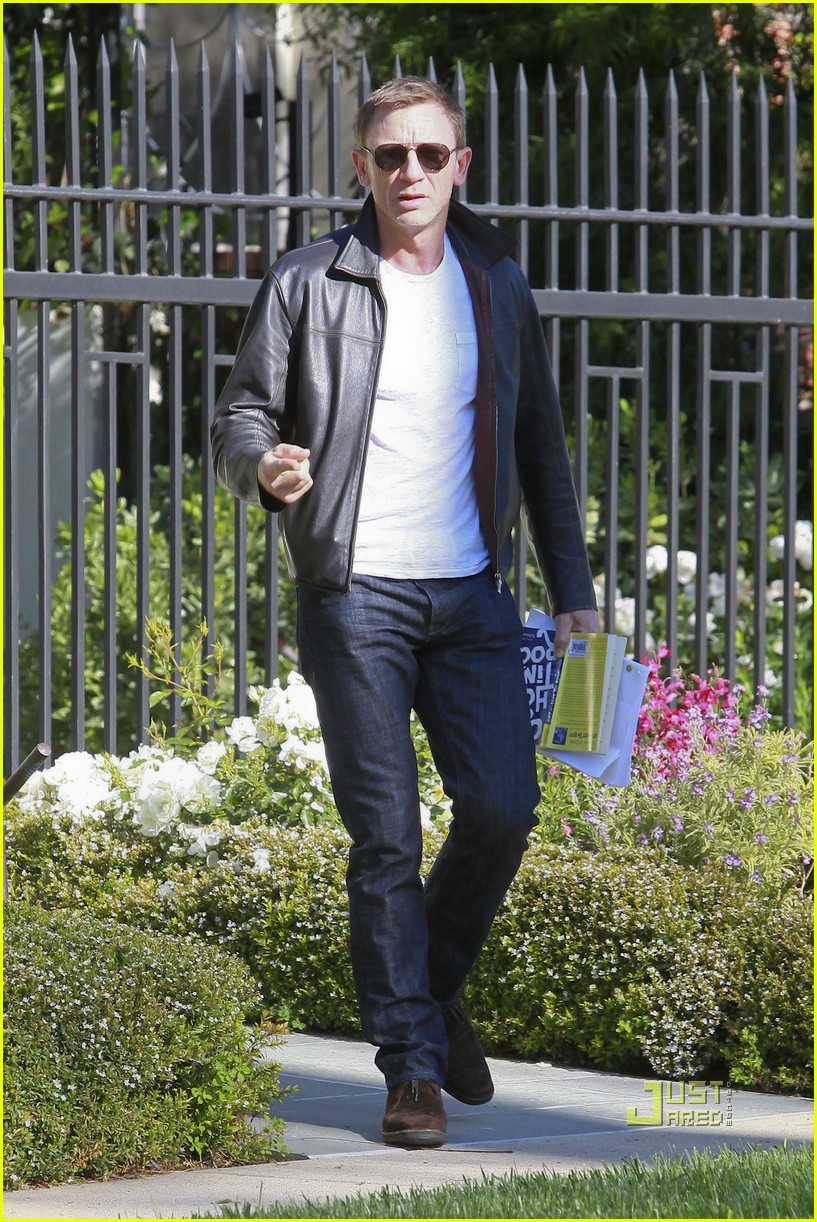 Daniel Craig: Cat On a Hot Tin Roof!: Photo 2449564 | Daniel Craig ...