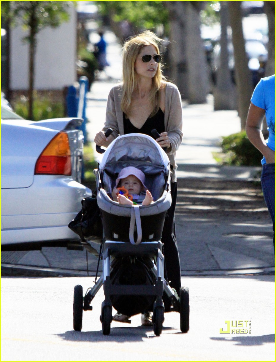 Sarah Michelle Gellar: Saturday with Charlotte!: Photo 2449288 ...