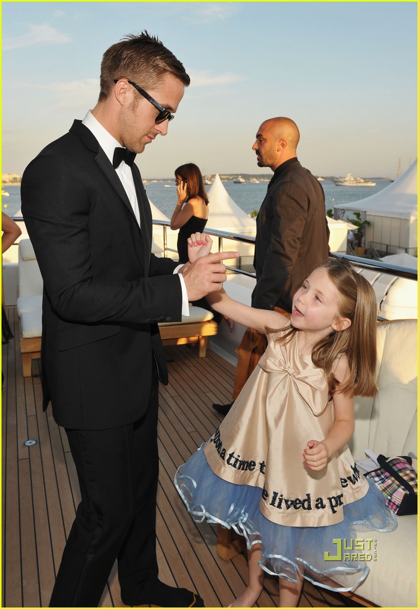 Ryan Gosling: Burberry for BLUE VALENTINE: Photo 2451756 | Faith ...