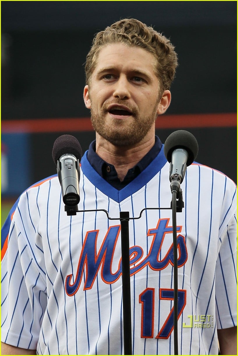 Matthew Morrison: National Anthem at Mets Game!: Photo 2452725 ...