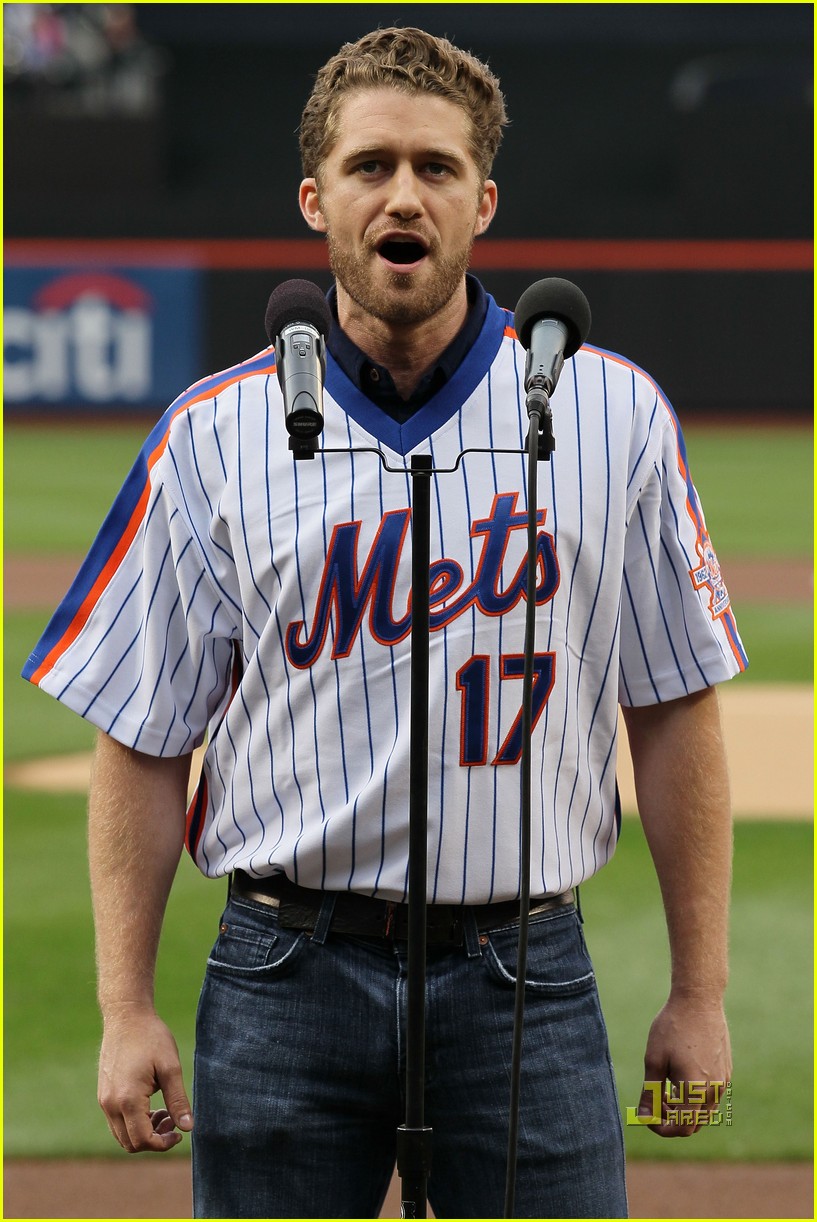 Matthew Morrison: National Anthem at Mets Game!: Photo 2452726 ...