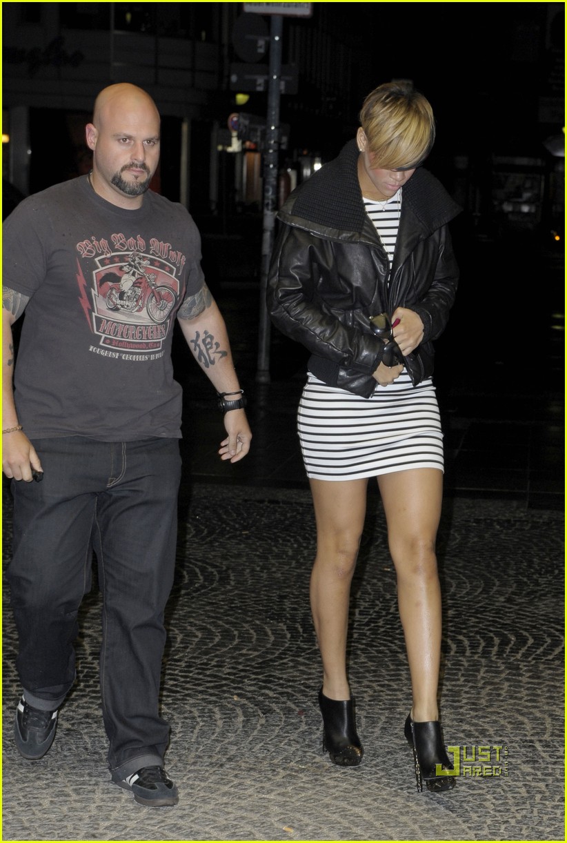 Rihanna: Puro Party!: Photo 2447382 | Rihanna Photos | Just Jared ...
