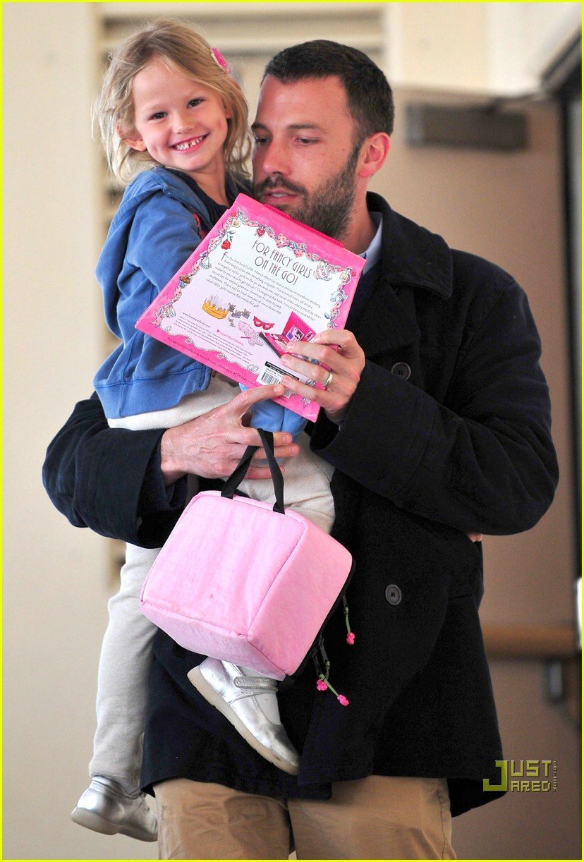 Violet Affleck: Smiling Sweetie!: Photo 2454664 | Ben Affleck ...