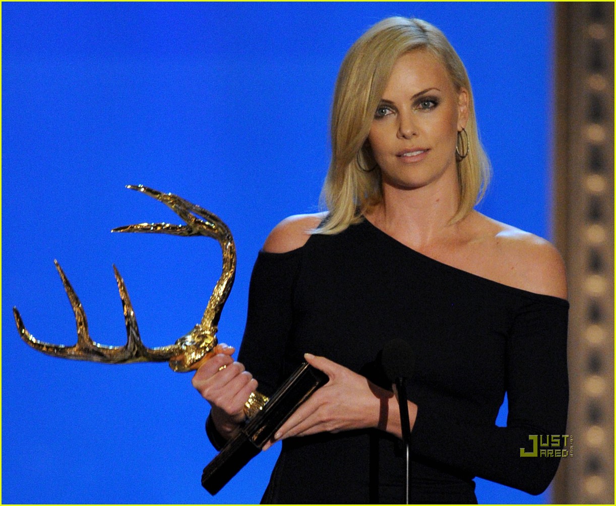 Charlize Theron Wins Decade of Hotness Award!: Photo 2456538 | Charlize ...