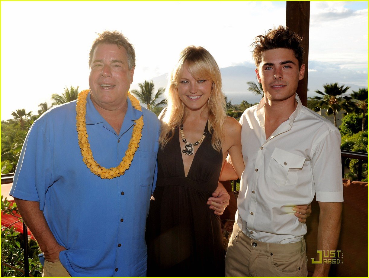 Zac Efron Shines in Maui: Photo 2460010 | Zac Efron Photos | Just Jared ...