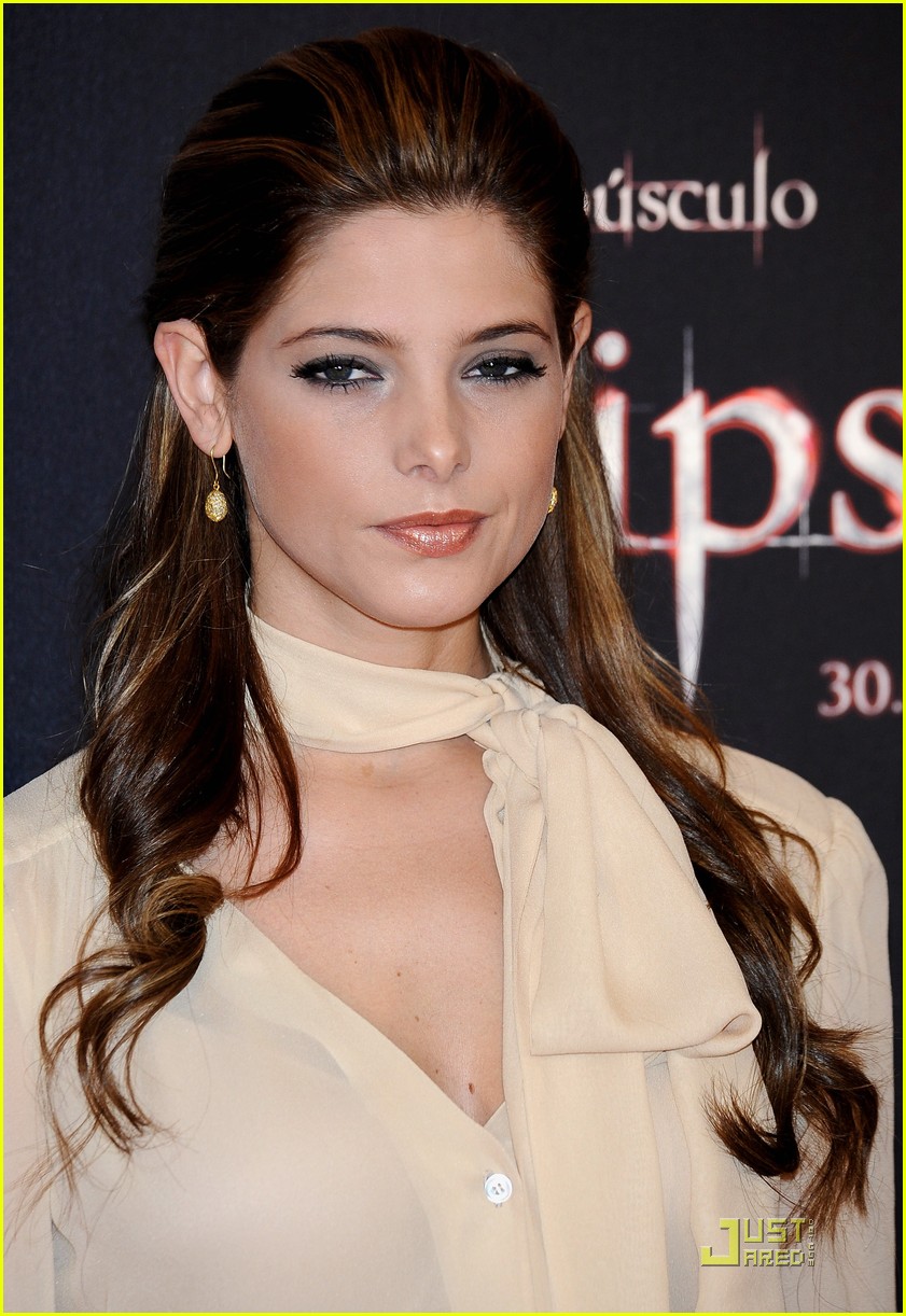 Ashley Greene & Xavier Samuel: Madrid Premiere Pair: Photo 2462324 ...